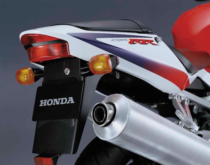 HONDA CBR900RR FIREBLADE (2000-2001) Motorcycle Review