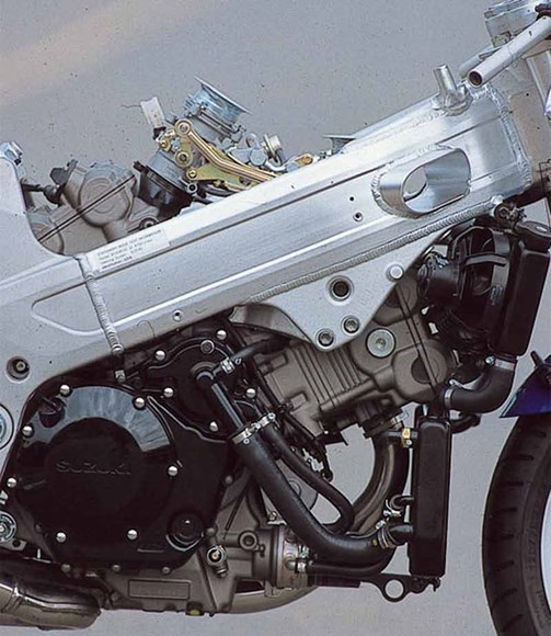 SUZUKI TL1000R (1998-2004) Review | Speed, Specs & Prices