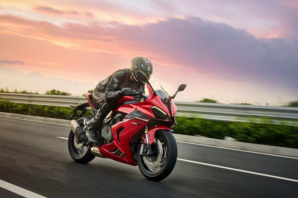 QJMotor SRK 800 RR sportsbike enters the UK priced at £6999