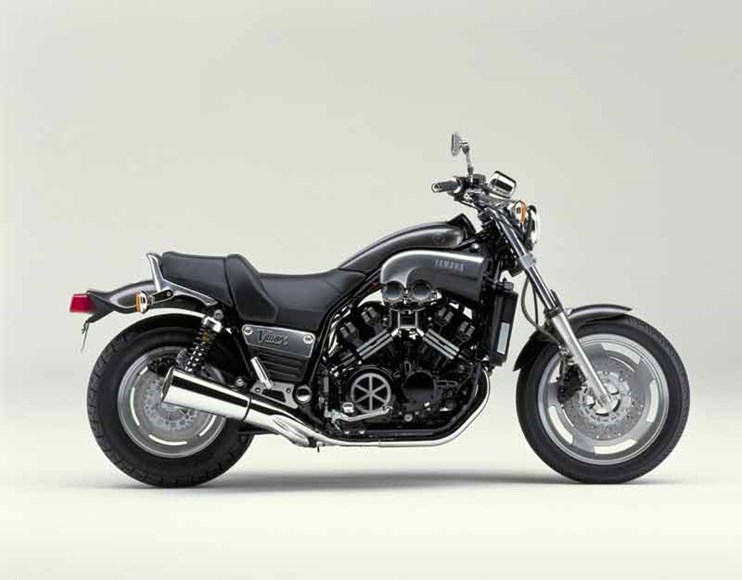 YAMAHA V-MAX (1991-2004) Review | Speed, Specs & Prices