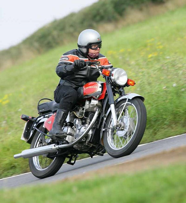 Royal Enfield Bullet 350 (1987-2006) Review, Specs & Prices