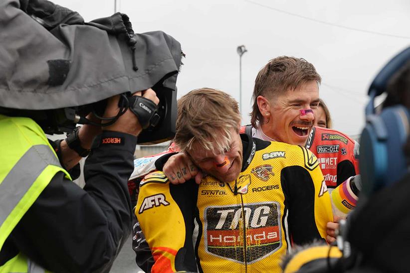 BSB Knockhill: Rory Skinner beats Bradley Ray to secure first win of 2025