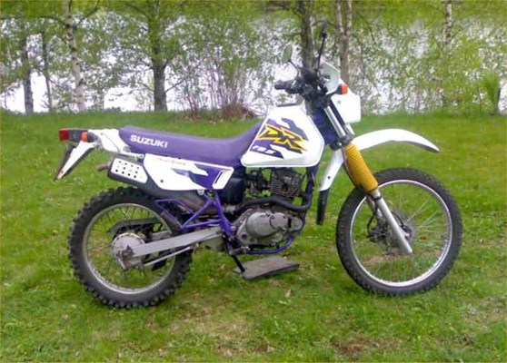 SUZUKI DR125 (1985-2001) Review | Speed, Specs & Prices