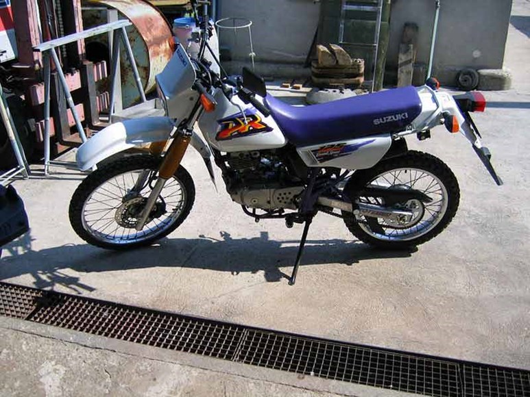 SUZUKI DR125 (1985-2001) Review | Speed, Specs & Prices