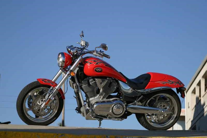 VICTORY HAMMER (2003-on) Review | Speed, Specs & Prices