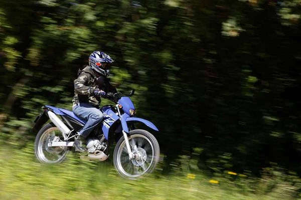 Yamaha XT 125 R (2005-2012) Review | Speed, Specs & Prices