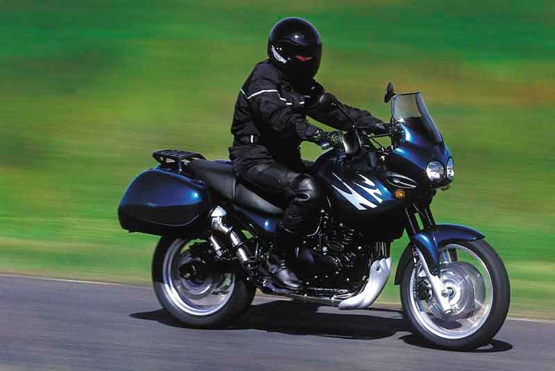 TRIUMPH TIGER 955I (2001-2006) Review, Specs & Prices