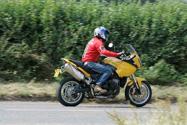 TRIUMPH TIGER 1050 (2006-2012) Review, Specs & Prices
