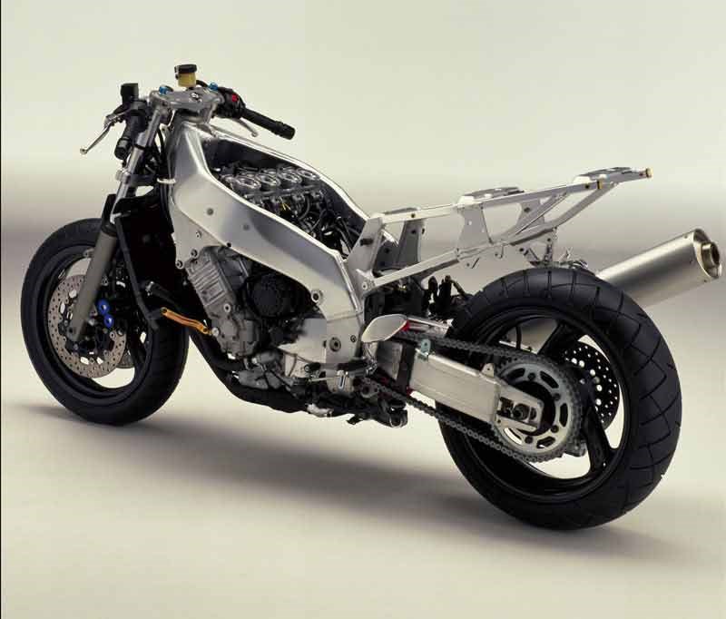 YAMAHA YZF1000 THUNDERACE (1996 - 2003) Review