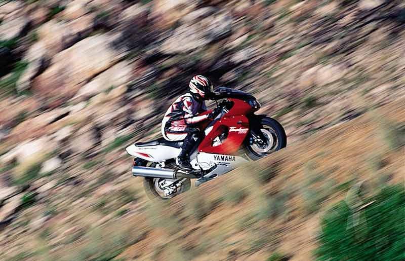 YAMAHA YZF1000 THUNDERACE (1996 - 2003) Review