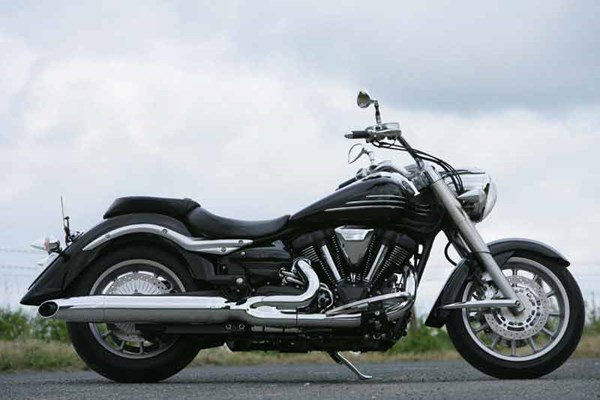 YAMAHA XV1900 MIDNIGHT STAR (2006 - on) Review