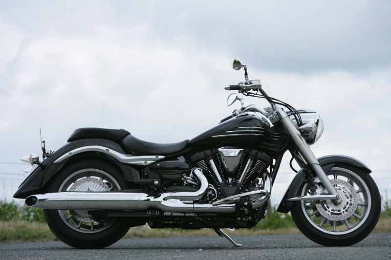 YAMAHA XV1900 MIDNIGHT STAR (2006 - on) Review
