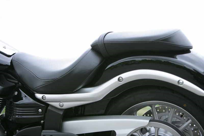 YAMAHA XV1900 MIDNIGHT STAR (2006 - on) Review