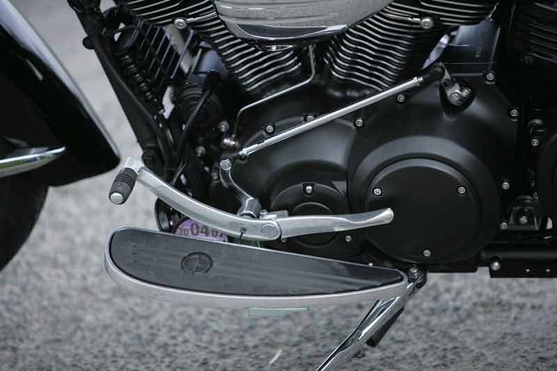 YAMAHA XV1900 MIDNIGHT STAR (2006 - on) Review