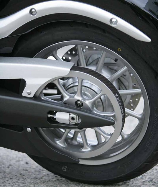 YAMAHA XV1900 MIDNIGHT STAR (2006 - on) Review