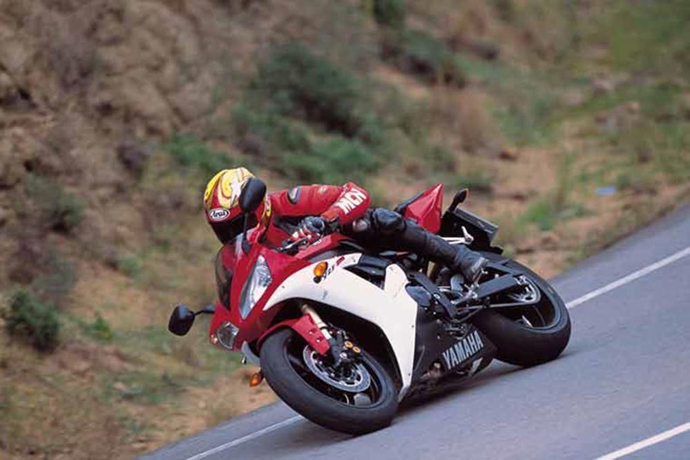 YAMAHA R1 (1998-2003) Review | Speed, Specs & Prices