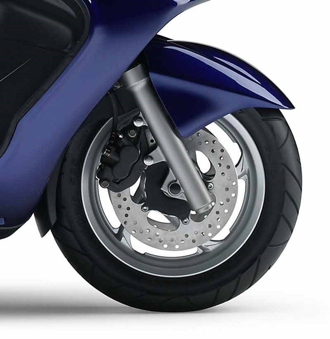 YAMAHA MAJESTY 400 (2004-on) Review | Specs & Prices