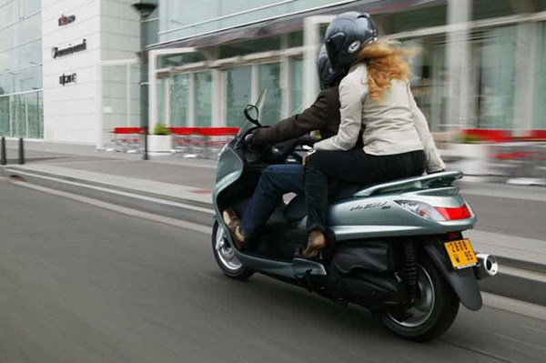 YAMAHA MAJESTY 400 (2004-on) Review | Specs & Prices