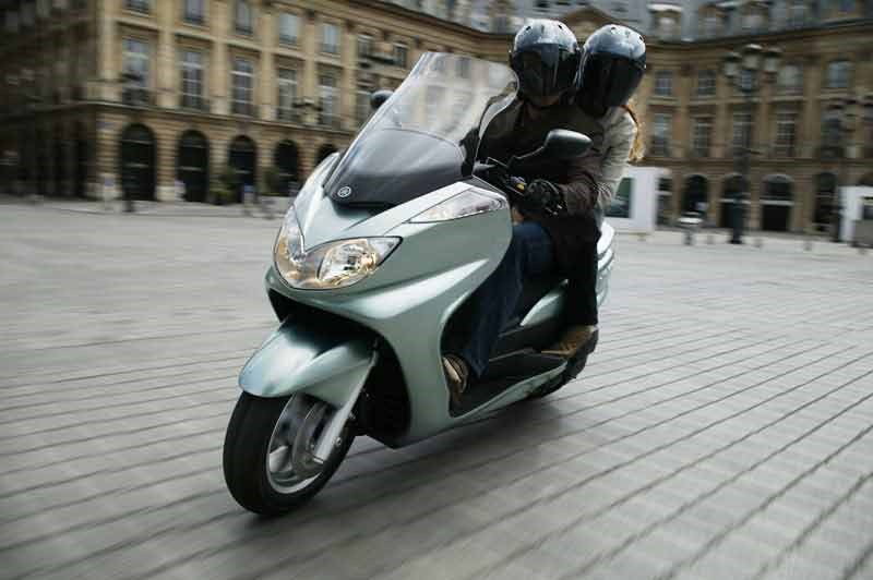 YAMAHA MAJESTY 400 (2004-on) Review | Specs & Prices