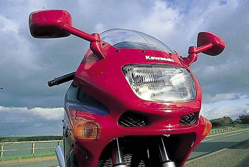 Kawasaki ZZR600 (1990-2007) Review | Specs & Prices