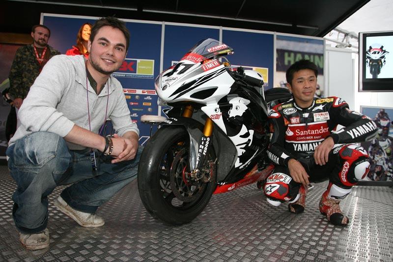 MCN reader gets to paint Haga and Corser's Yamaha World Superbikes