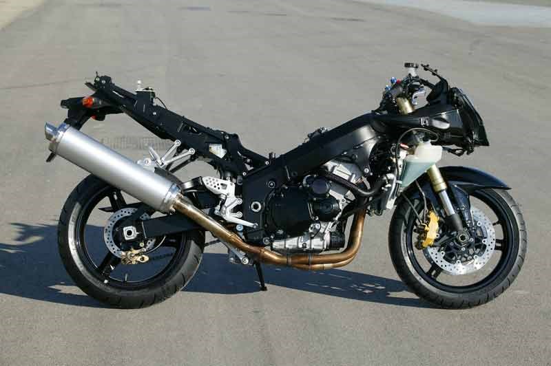 SUZUKI GSX-R600 (2004-2005) Review | Specs & Prices