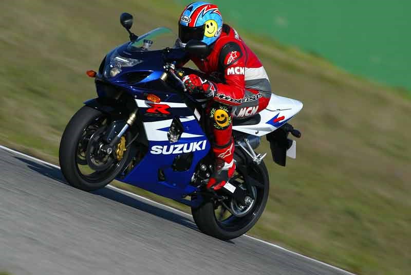SUZUKI GSX-R600 (2004-2005) Review | Specs & Prices