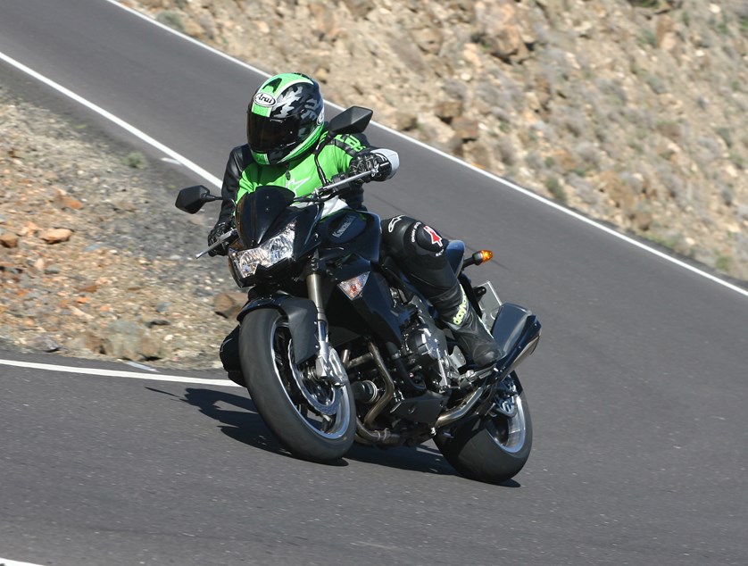 KAWASAKI Z1000 (2007-2009) Review | Speed, Specs & Prices
