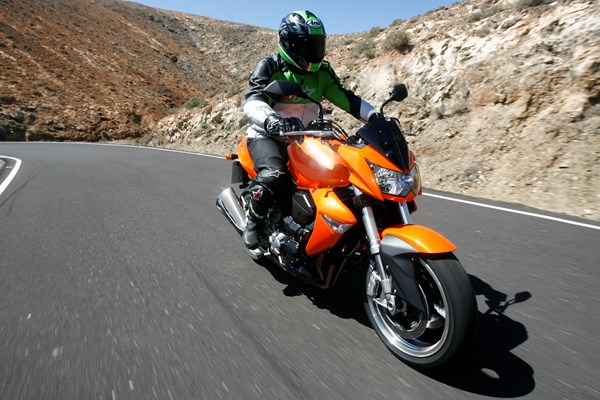 KAWASAKI Z1000 (2007-2009) Review | Speed, Specs & Prices