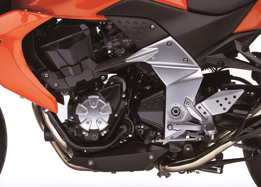 KAWASAKI Z1000 (2007-2009) Review | Speed, Specs & Prices