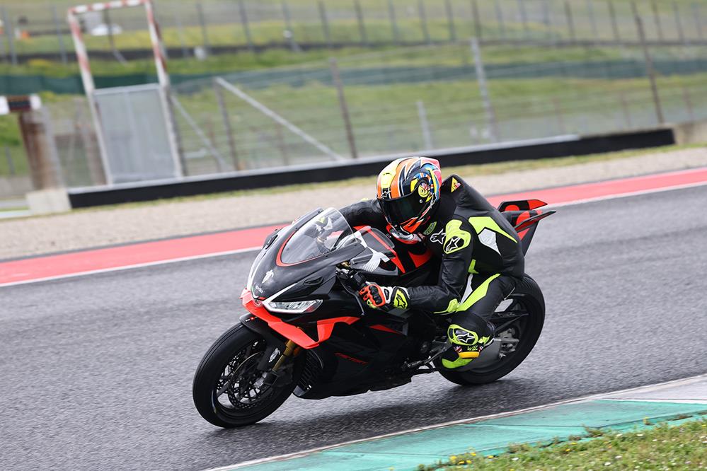 New Aprilia rider aids can predict grip loss in advance