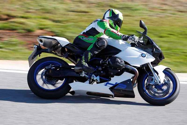 BMW HP2 SPORT (2008-2012) Review | Speed, Specs & Prices