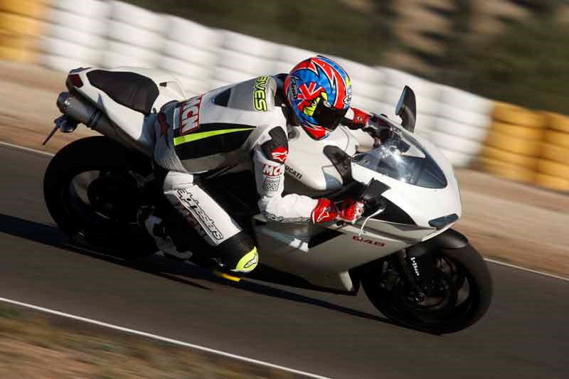 Ducati 848 (2007-2013) Review | Speed, Specs & Prices