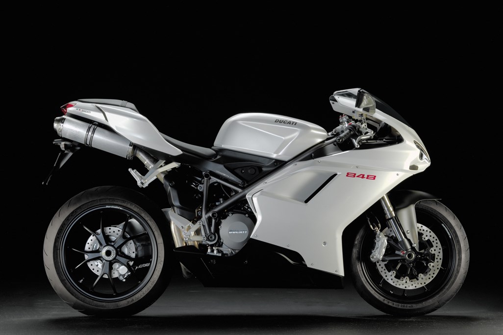 Ducati 848 (2007-2013) Review | Speed, Specs & Prices