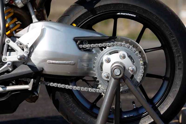 Ducati 848 (2007-2013) Review | Speed, Specs & Prices
