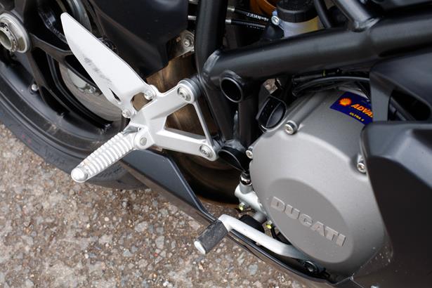 Ducati 848 (2007-2013) Review | Speed, Specs & Prices