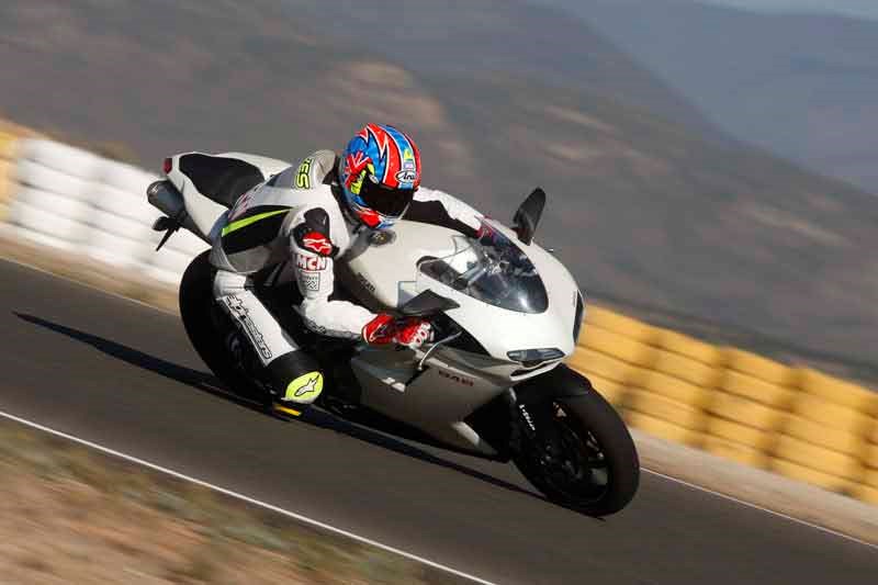 Ducati 848 (2007-2013) Review | Speed, Specs & Prices