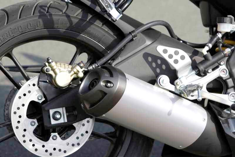 YAMAHA YZF-R125 (2008-2018) Review | Speed, Specs & Prices