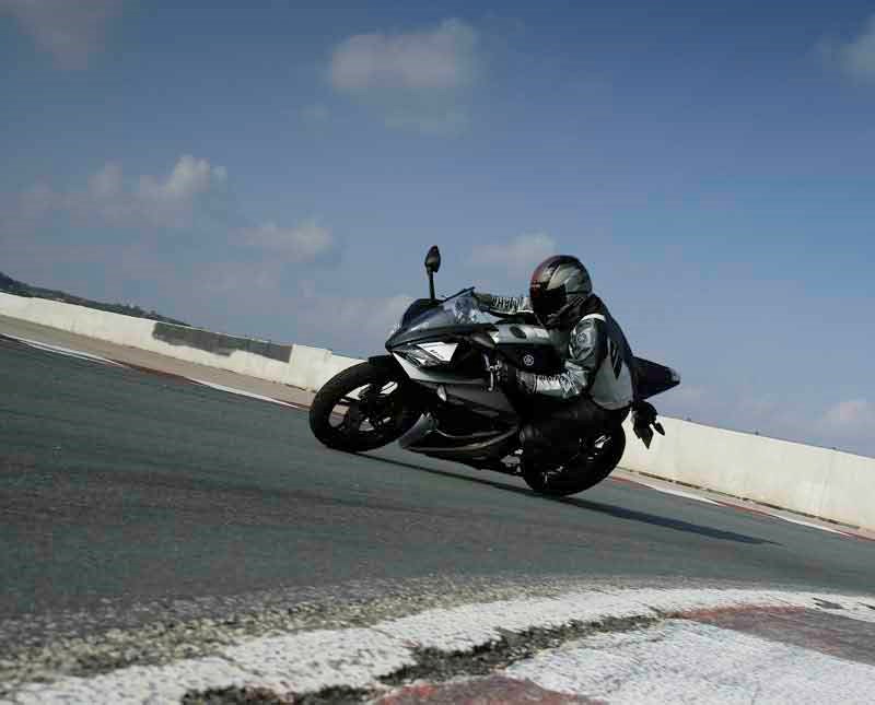 YAMAHA YZF-R125 (2008-2018) Review | Speed, Specs & Prices