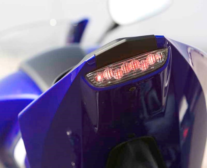 YAMAHA YZF-R125 (2008-2018) Review | Speed, Specs & Prices