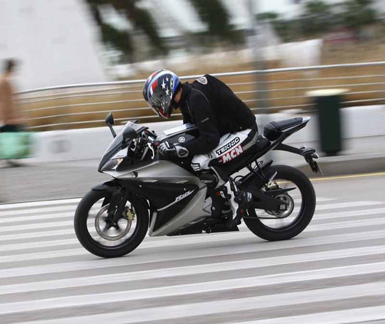 YAMAHA YZF-R125 (2008-2018) Review | Speed, Specs & Prices