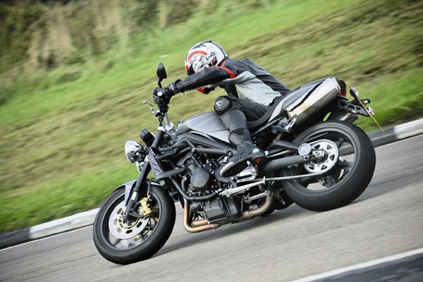 TRIUMPH STREET TRIPLE R (2008-2012) Motorcycle Review