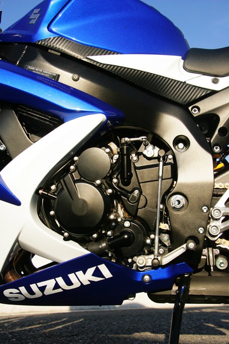 SUZUKI GSX-R750 (2008-2010) Review | Specs & Prices | MCN