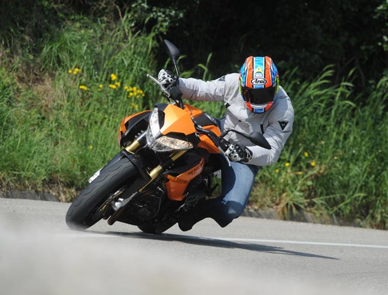 BENELLI TNT 899 (2008-on) Review | Speed, Specs & Prices