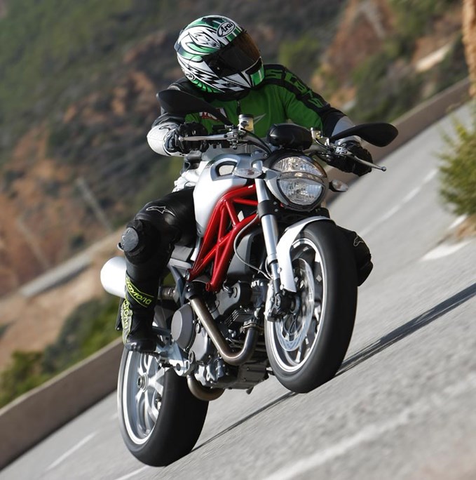 DUCATI MONSTER 1100 (2009-2013) Review, Specs & Prices
