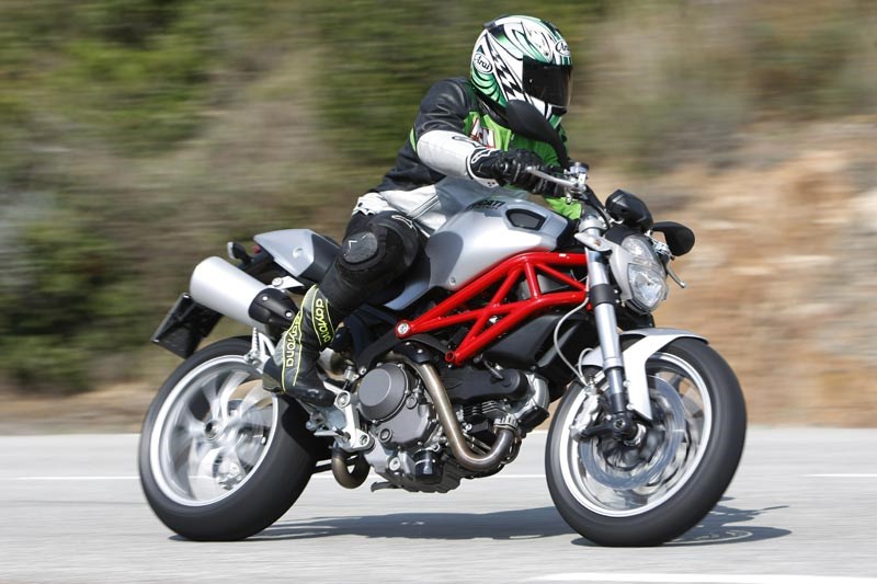 DUCATI MONSTER 1100 (2009-2013) Review, Specs & Prices