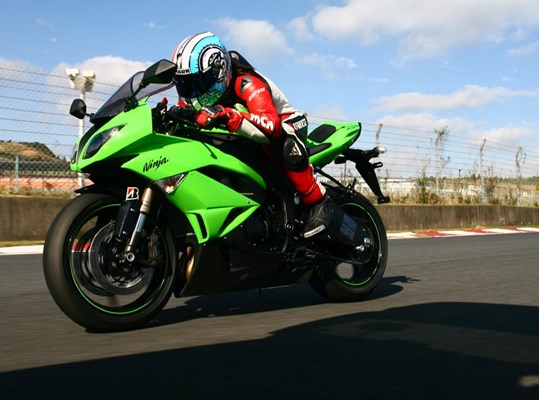KAWASAKI ZX-6R (2009-2012) Review | Speed, Specs & Prices