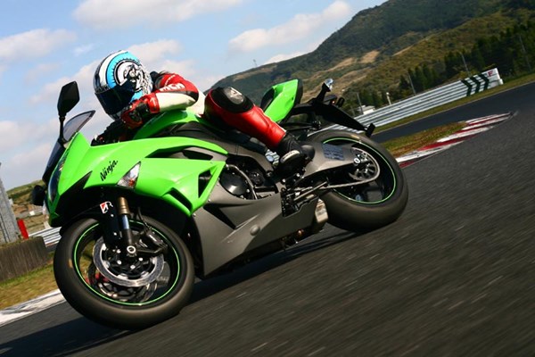 KAWASAKI ZX-6R (2009-2012) Review | Speed, Specs & Prices