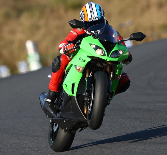 KAWASAKI ZX-6R (2009-2012) Review | Speed, Specs & Prices