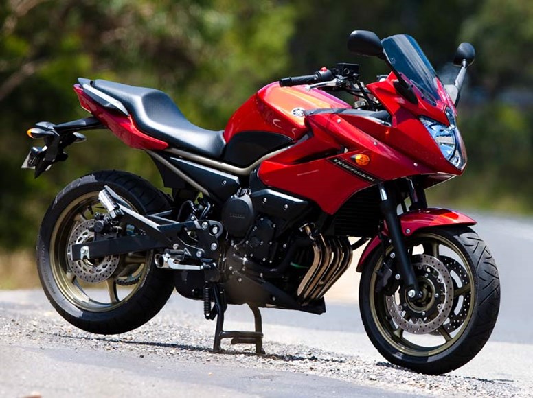 Spannende Yamaha Xj6 Diversion Bildnull